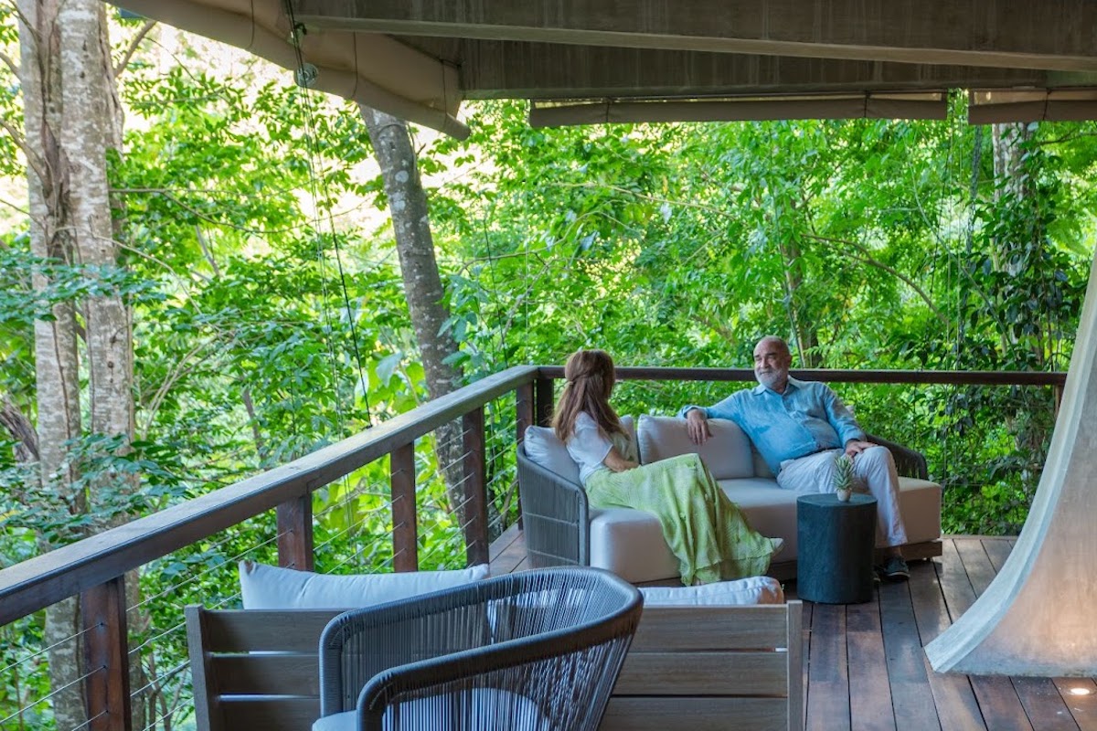 A Peek Inside the New Zing Zing Bar & Lounge – Secret Bay